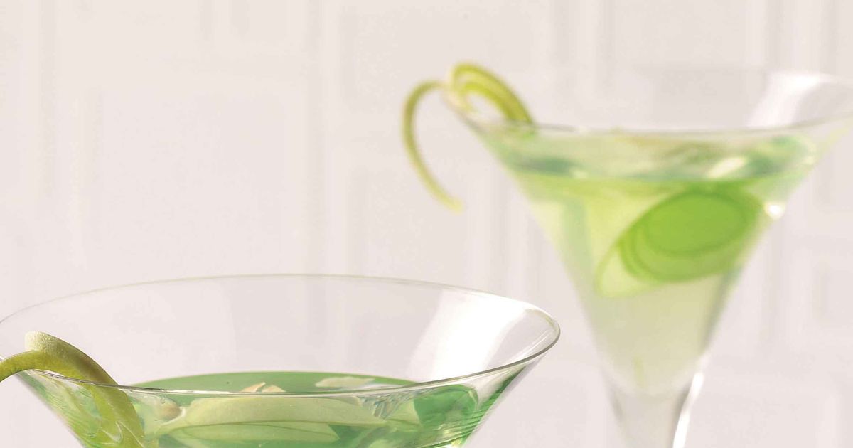 St. Patrick's Day Drink Recipes: 12 Green Cocktails to Celebrate! - Forkly